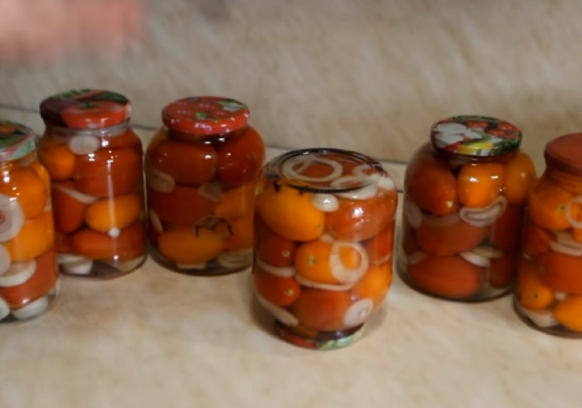 Rețeta de roșii marinate cu ceapă (fără sterilizare)!